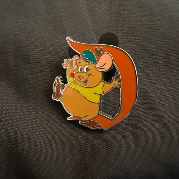 Disney | Accessories | New Pink Castle Mystery Pin Gus Gus Disney D ...